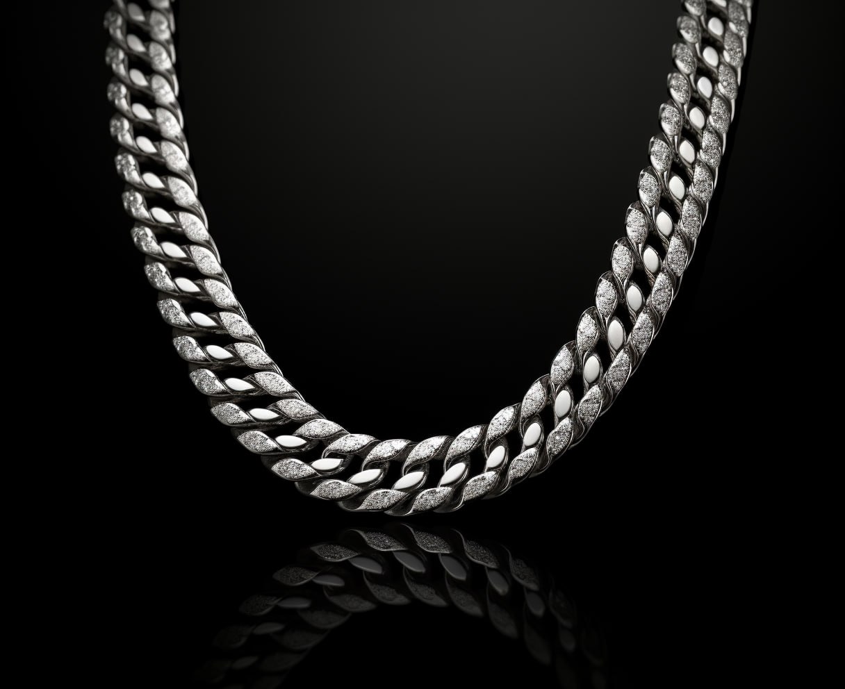 The Science of Diamond Grading: Choosing the Perfect Men's Diamond Chain